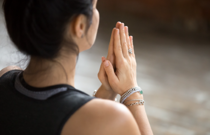 10 Ways of Greeting - Without Touching | Malaysia Travel Blog